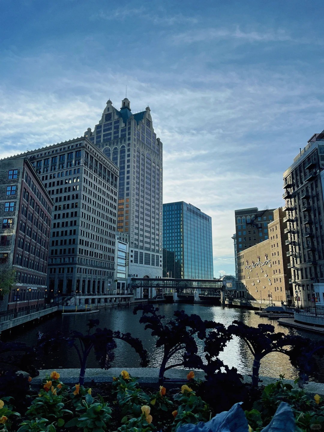 Milwaukee & Madison | 2-Day Travel Guide 🚗 by Linda's Re | WanderBoat ...